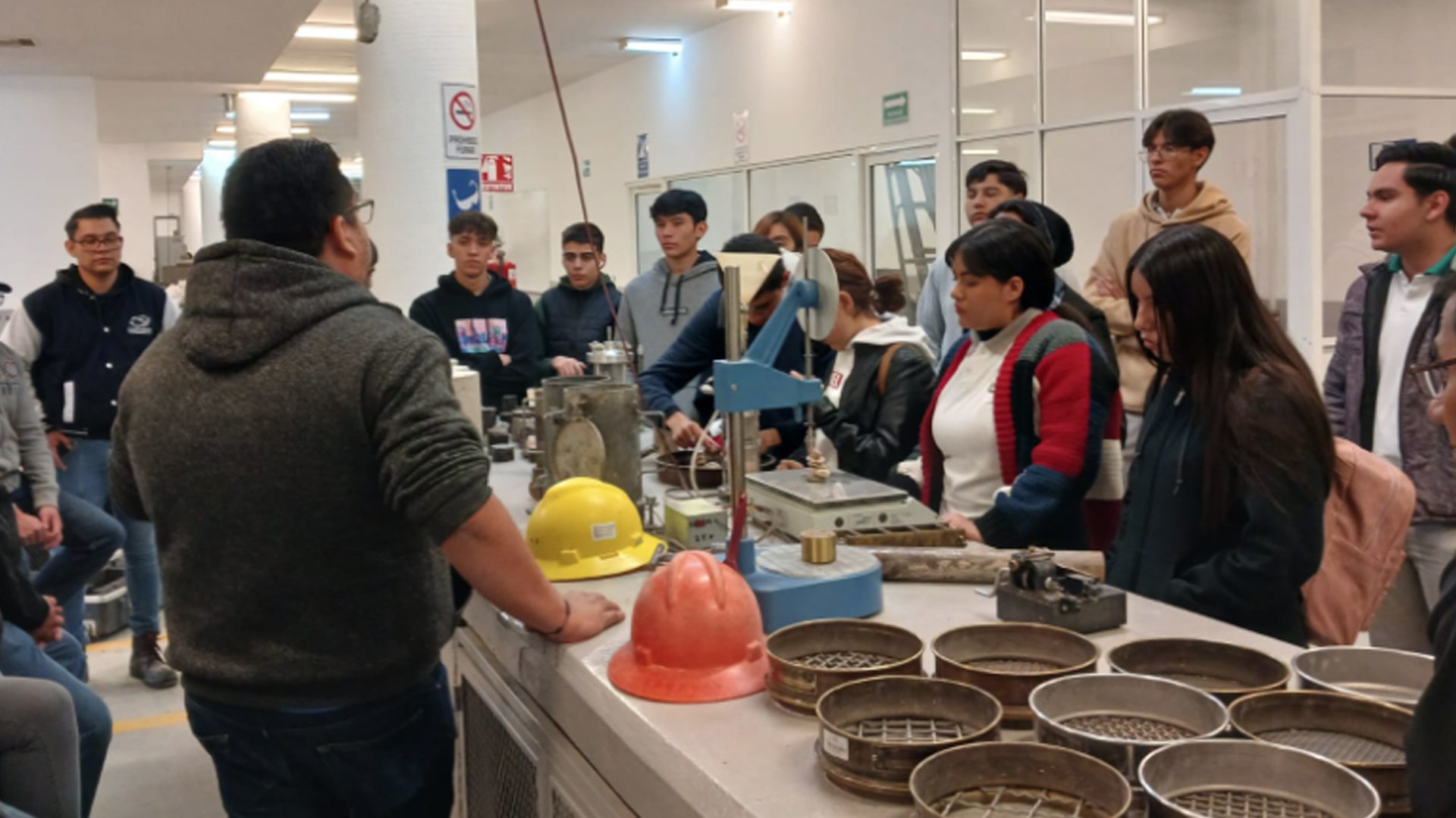 Recibe Ingeniería a estudiantes de los Colegios de Bachilleres con su ...